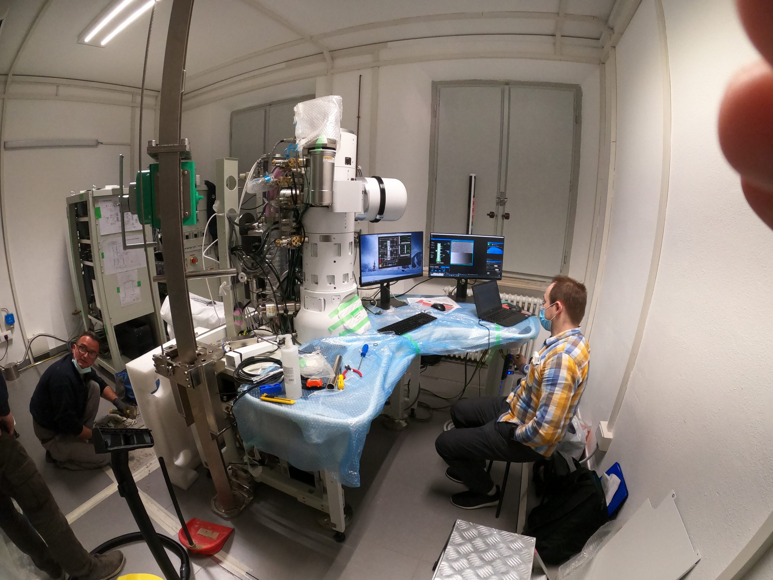 High Resolution Field Emission Gun Transmission Electron Microscope (HR ...