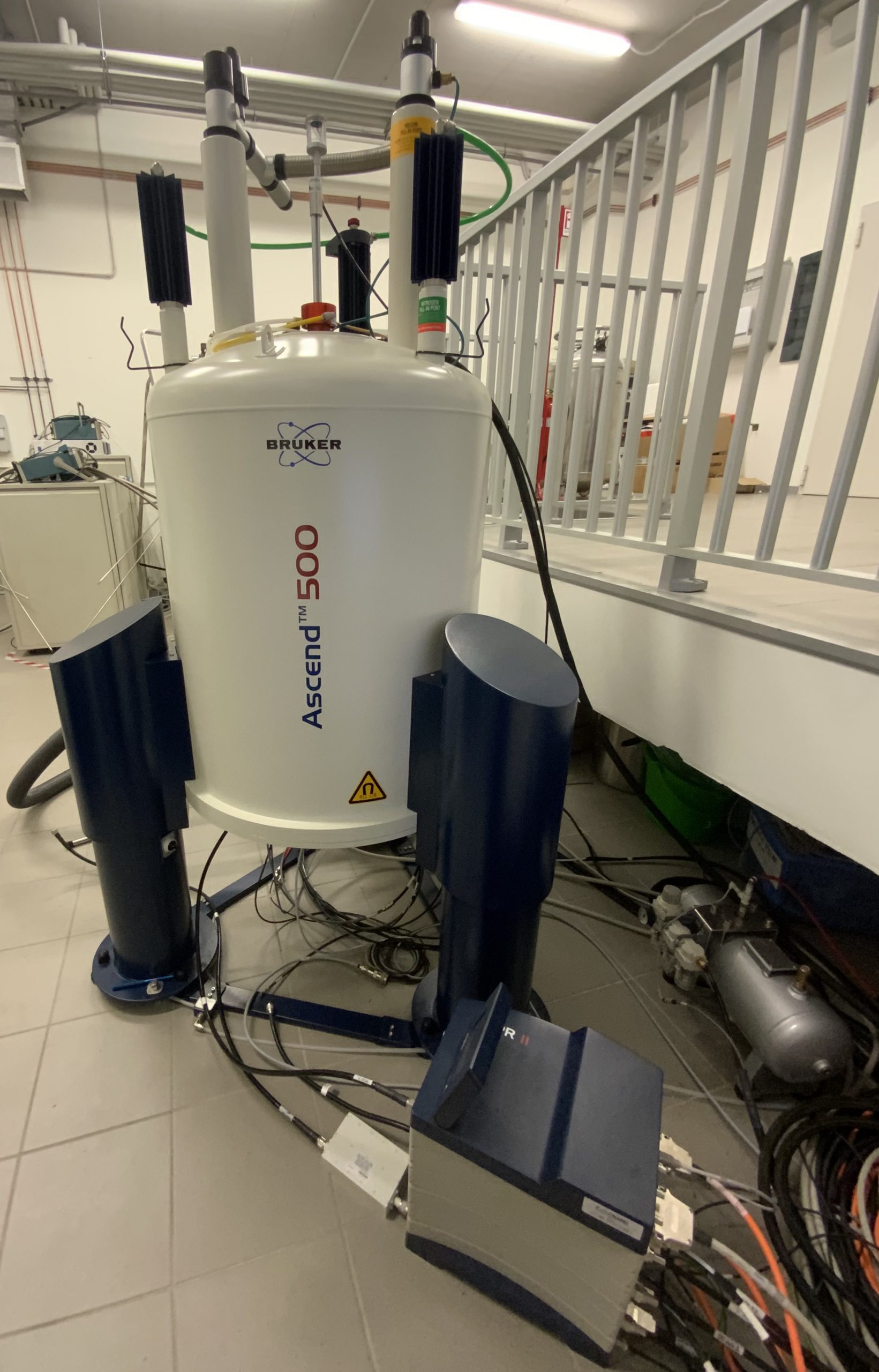Avance 500 MHz Solid State NMR Spectrometer - CISUP - Center for ...